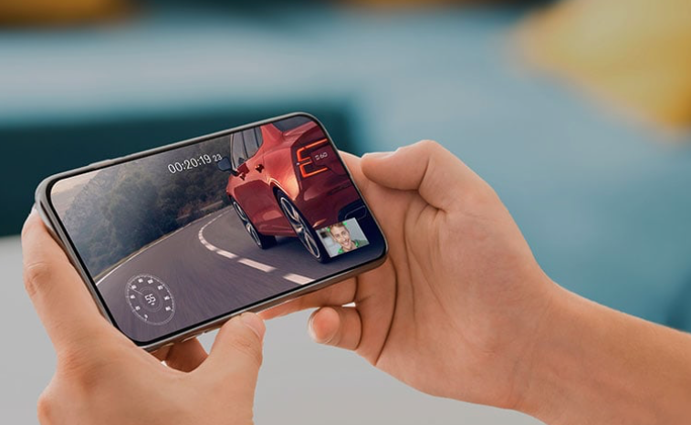 Volvo Presents “The Longest Drive” Contest at Super Bow